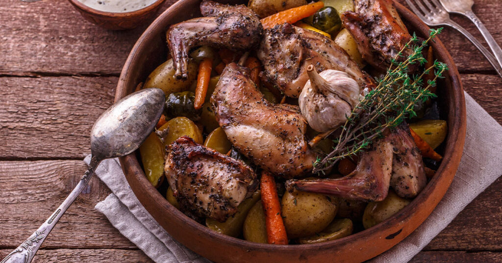 Conejo en salsa de vino blanco y aceitunas, una deliciosa receta para ...
