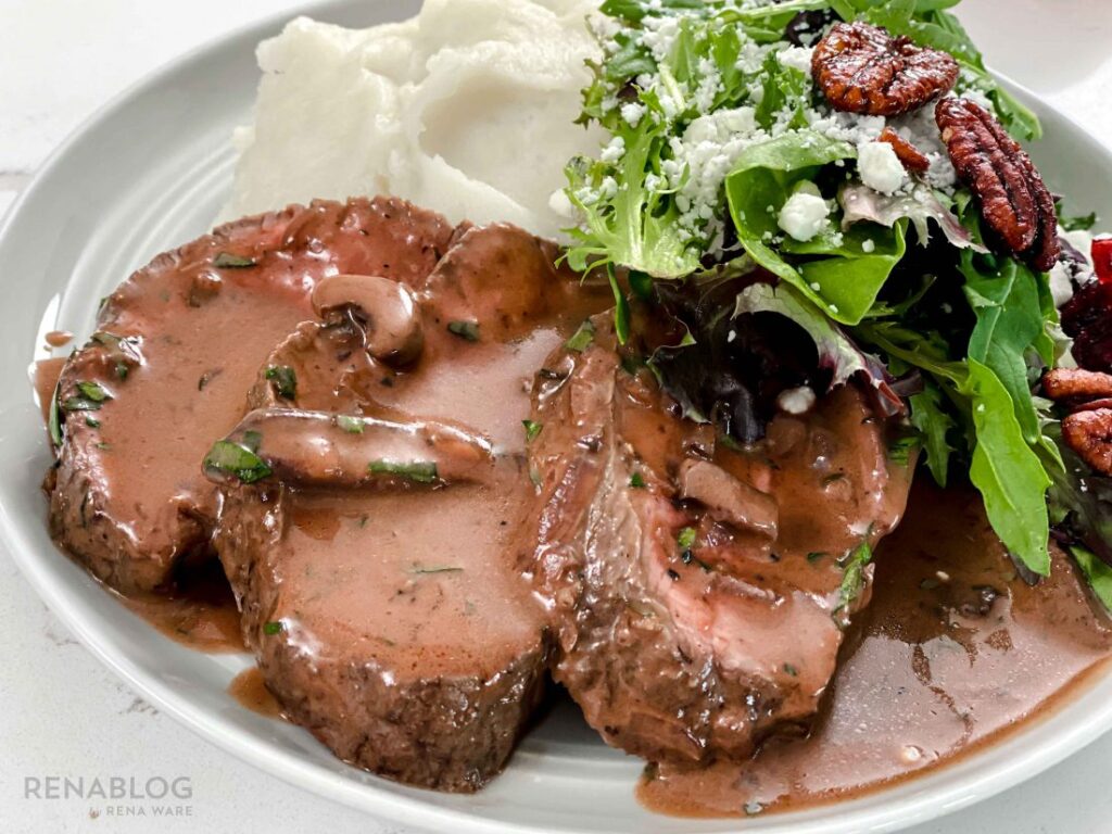 Delicioso filete de res con exquisita salsa de vino tinto | VINOTECAVIRTUAL